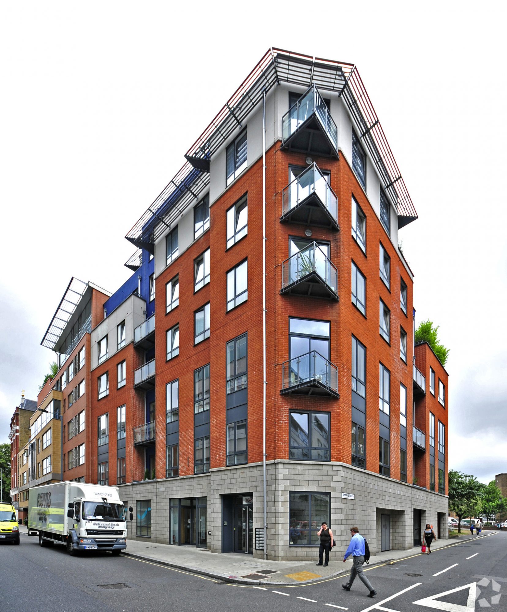 Office with Private Terrace in SE1 | One One One